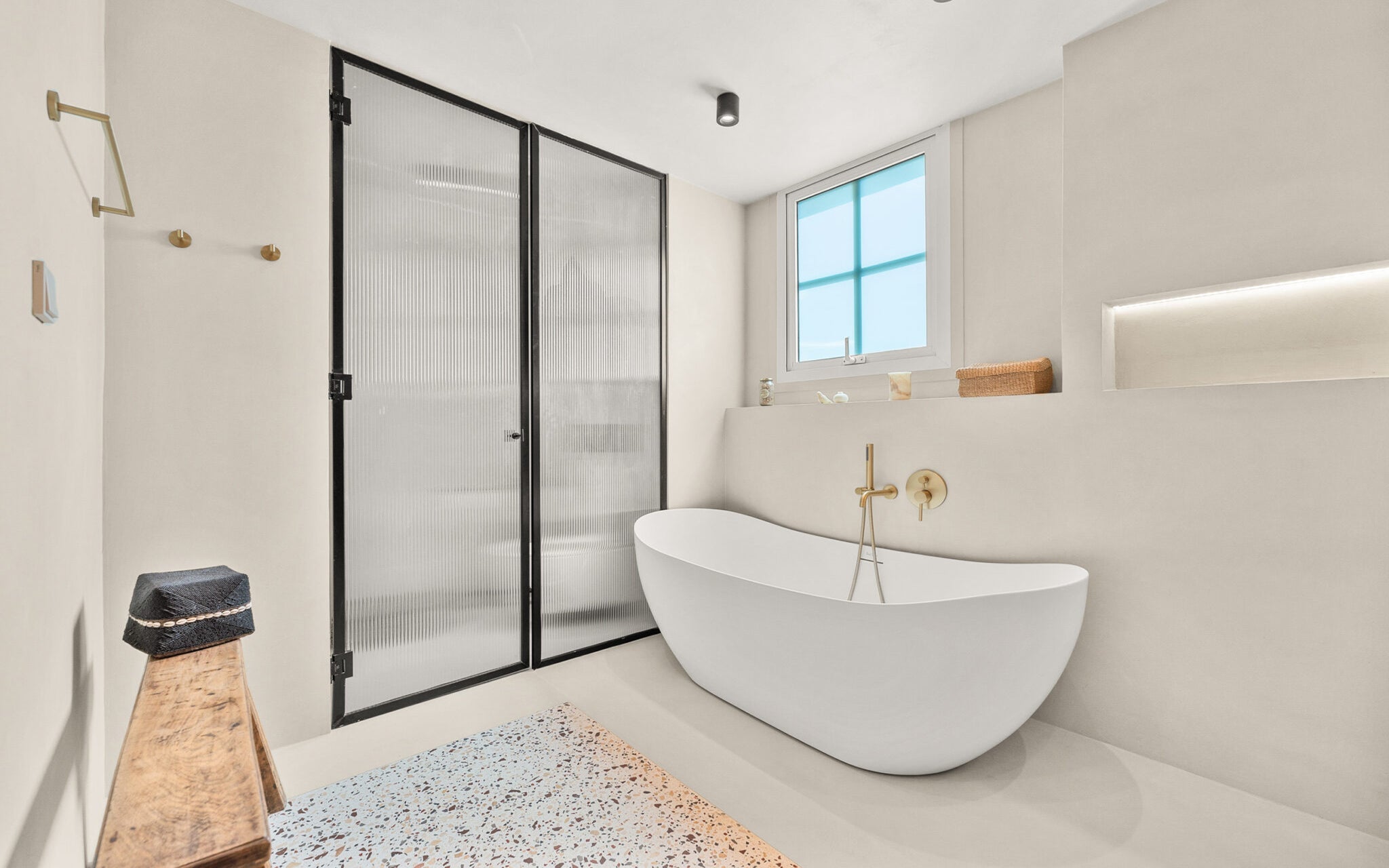 Latest Trends In Luxury Bathroom Design 2025 Edition Tucasa Sanitary